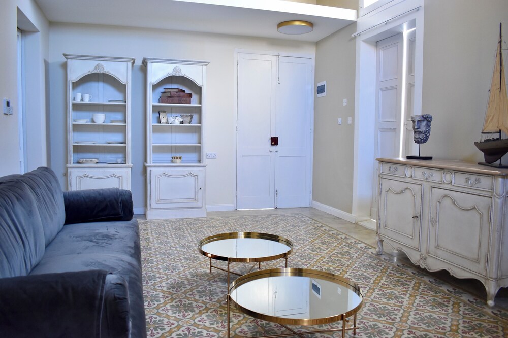Grand Arcanum apartment - Senglea | Stayz