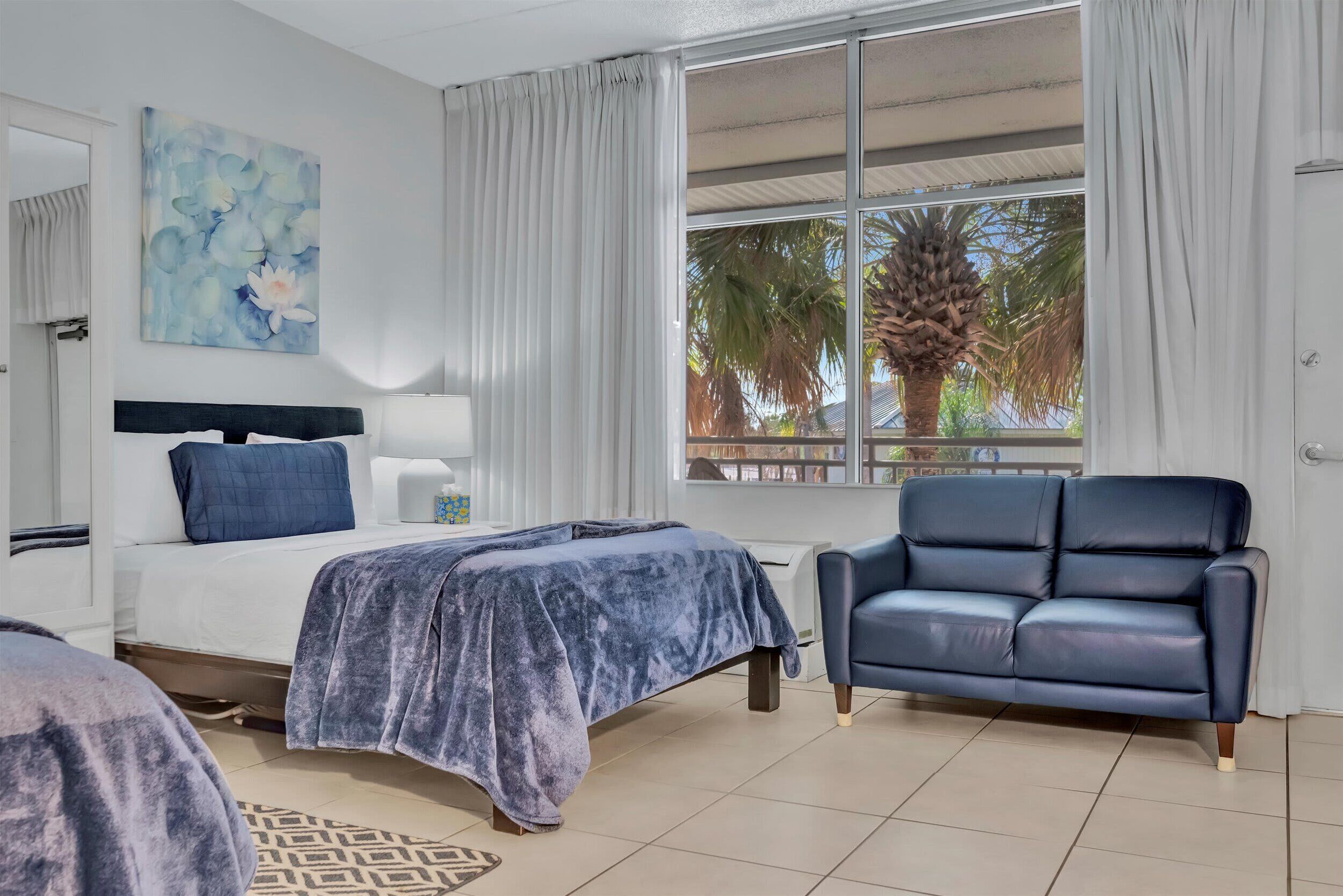 Sunset Suite - Private Balcony, Gym & Pool! - Apollo Beach, FL