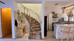 Casa familiar con piscina en buena ubicación Reviews, Deals & Photos ...