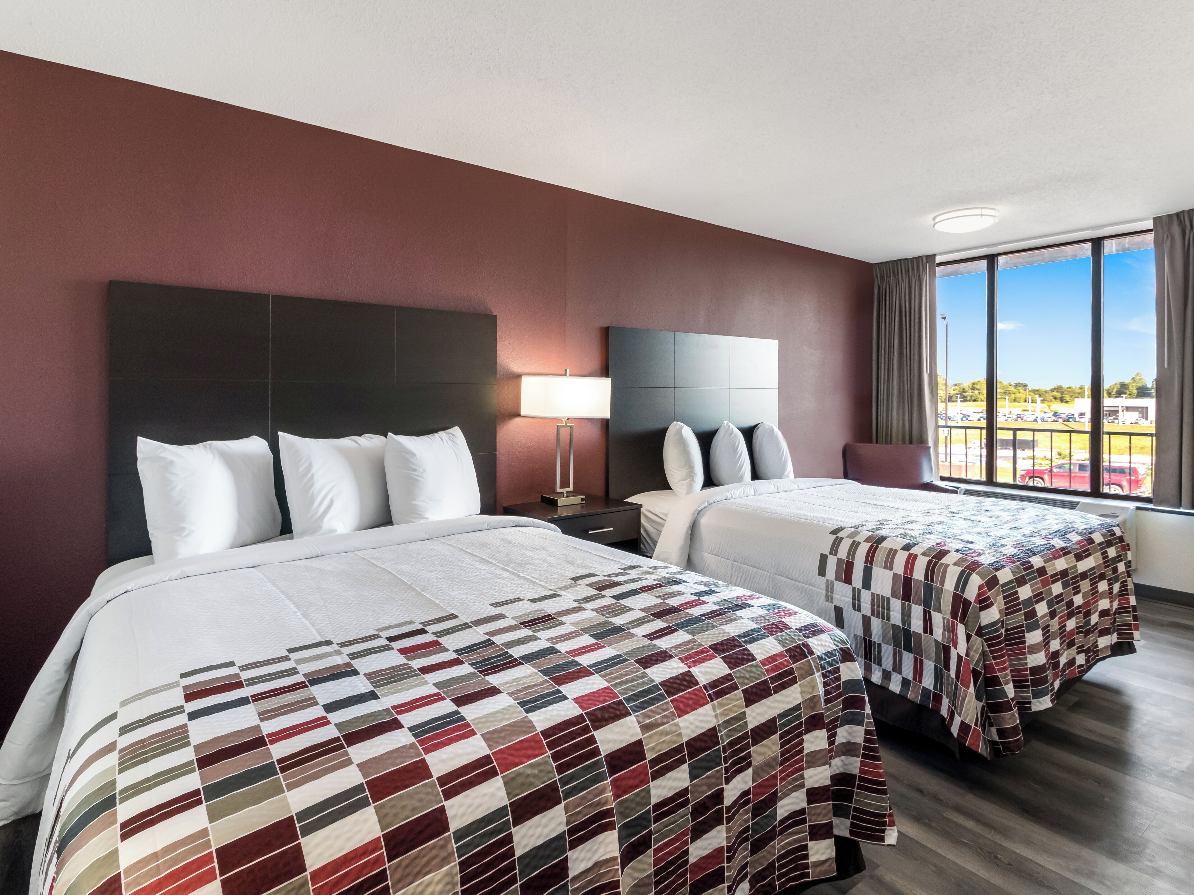 Explore East Tn! 2 Relaxing Rooms W/ 2 Queen Beds Minutes From Forbidden Caverns - Dandridge, TN