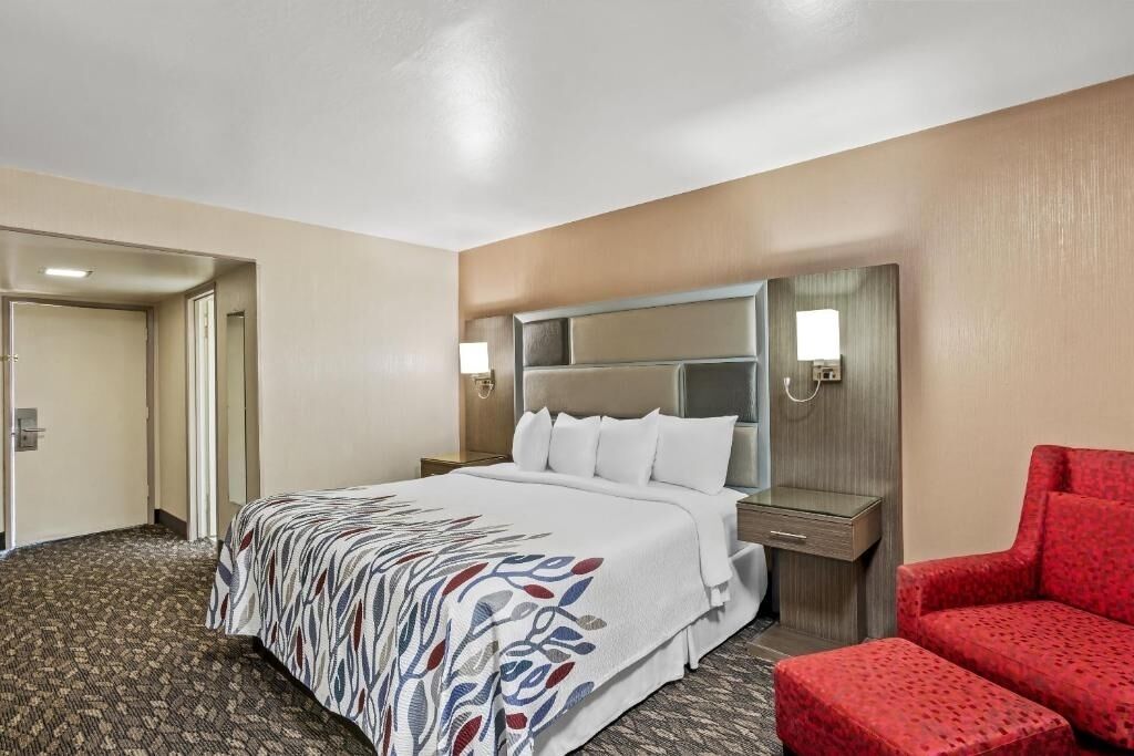 Enjoy A Hassle-free Stay Near Yuba Sutter Fairgrounds | Free Parking & Bfast - Yuba City, CA