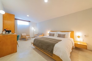 Quarto superior | Roupas de cama premium, frigobar, cofres nos quartos, escrivaninha