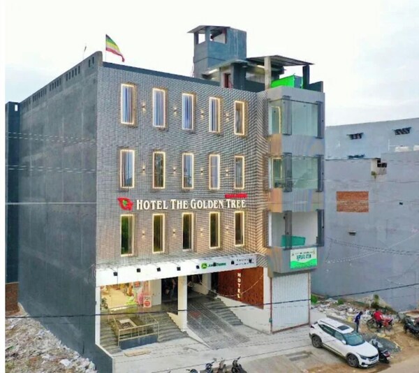 Hotel The Golden Tree - Damoh