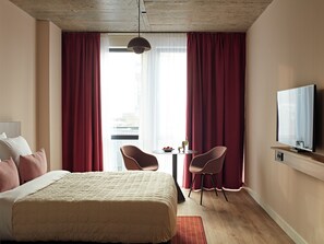 Estúdio conforto | Roupas de cama premium, cofres nos quartos, cortinas blackout