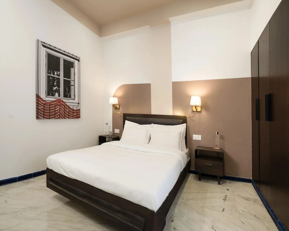 Bedchambers Suite Near Sector 29 - Gurugram