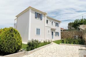 Casa | 3 quartos, escrivaninha, quartos à prova de som