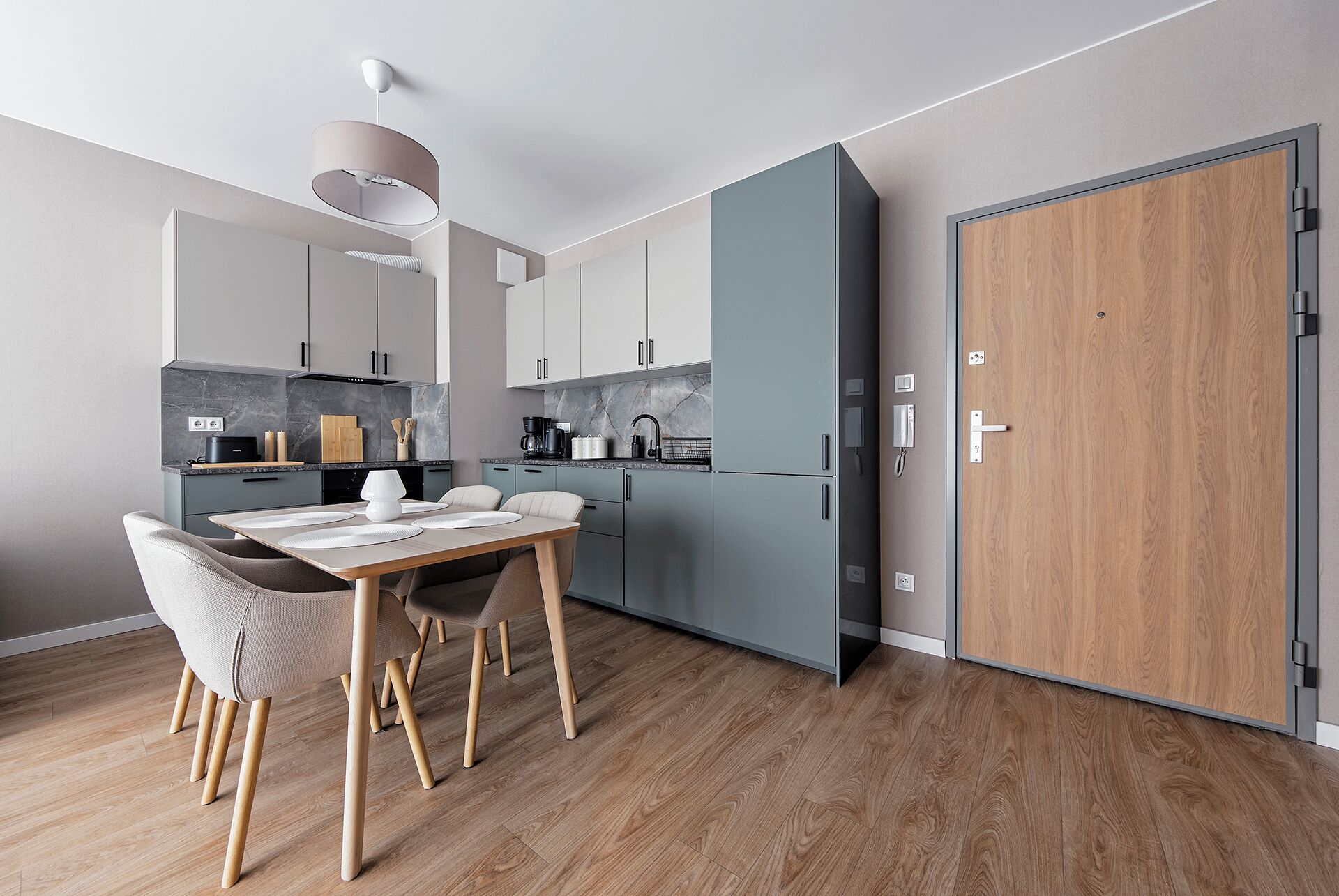 Apartamento, varanda | Kitchenette privada | Uma cafeteira/bule, uma chaleira elétrica 