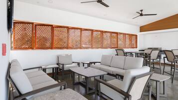 Apartamento, várias camas, sacada, vista para a montanha (Viva Jaco Viva Jaco (10-03B)) | Opções para refeição