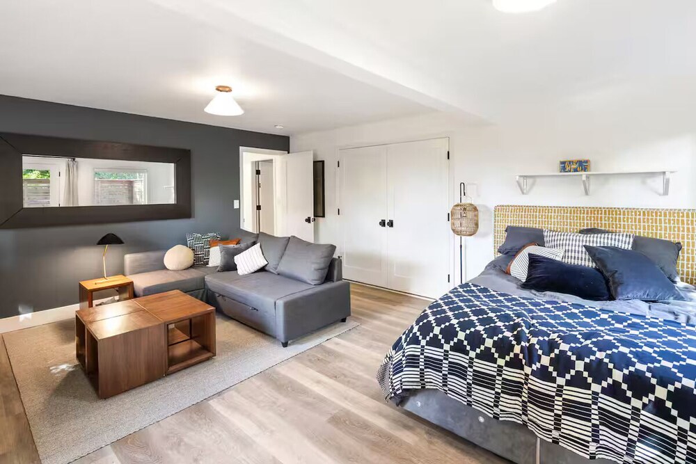 Prof designed, 1bd/1ba ADU, w. full kit, W/D, parking. Close to Nike ...