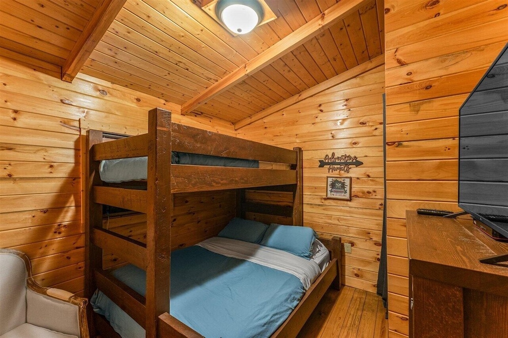 Fabulous 2-bedroom cabin in charming Cub Run - Cub Run | Vrbo