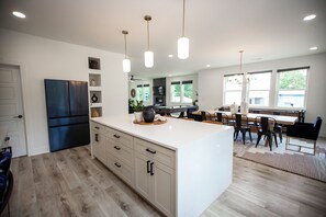 Spacious Modern Getaway-Basketball Court-Sleeps 12 Reviews, Deals ...