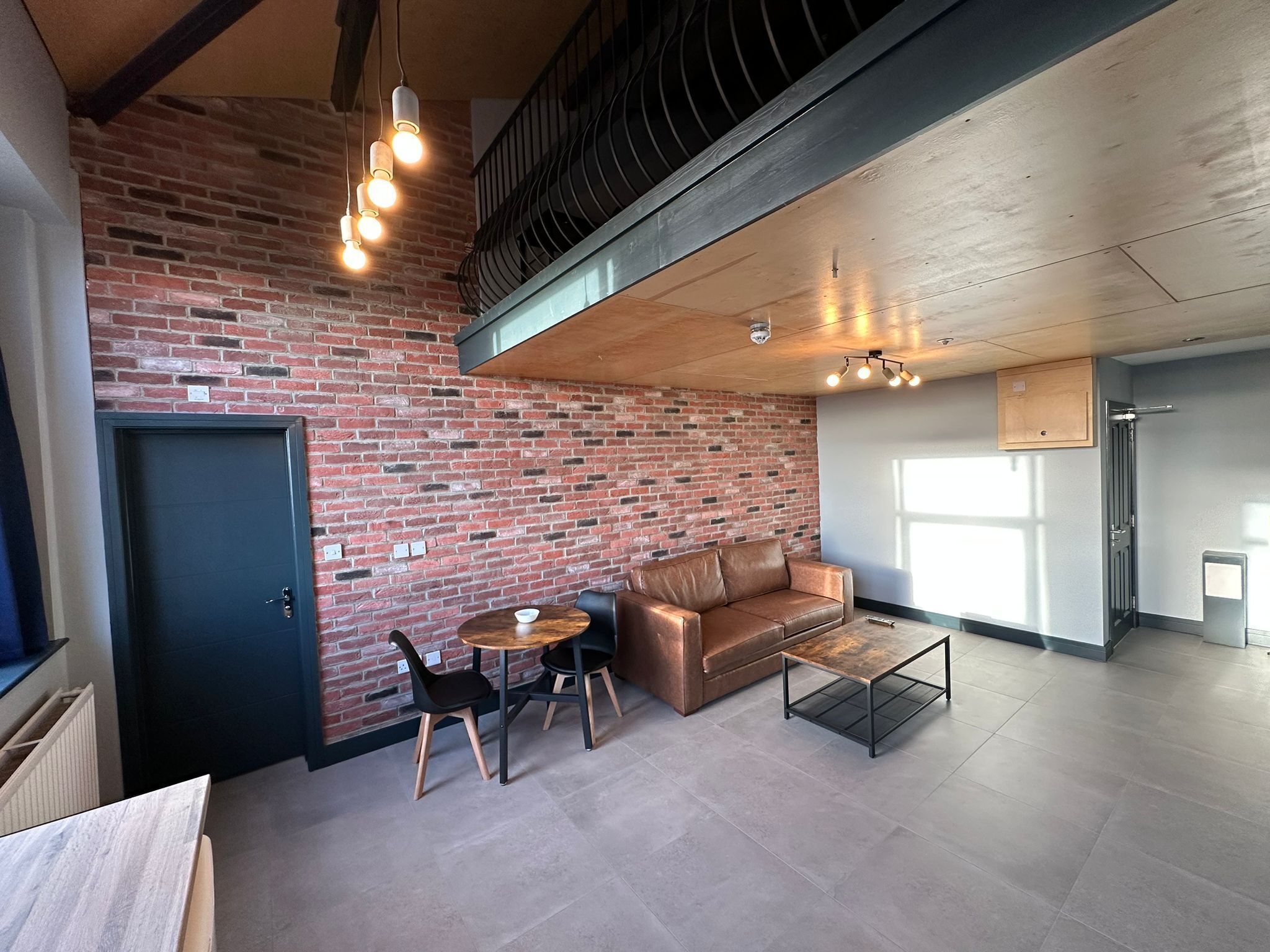 Apartamento conforto | Escrivaninha, espaço de trabalho para notebook, cortinas blackout