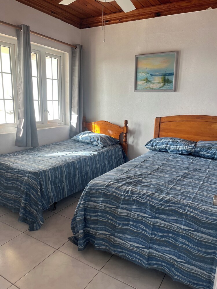 Ocean View Guest House adjacent to 6 bedroom vacation home. 15 min. to ...