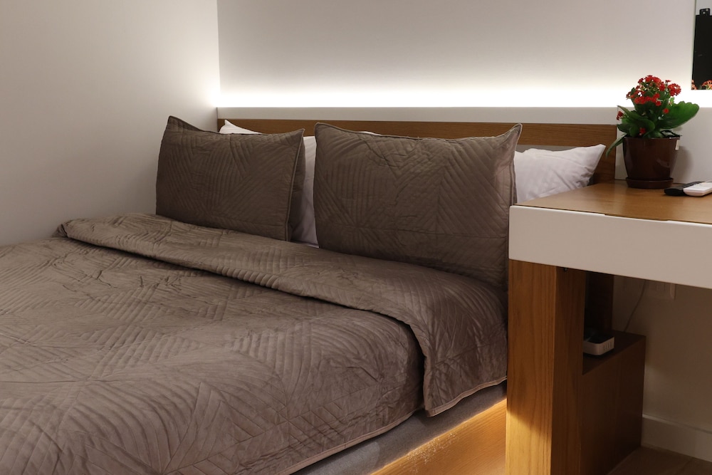 Cloud 9 "Oda Studio", Block Area Reviews, Deals & Photos 2026 - Vrbo