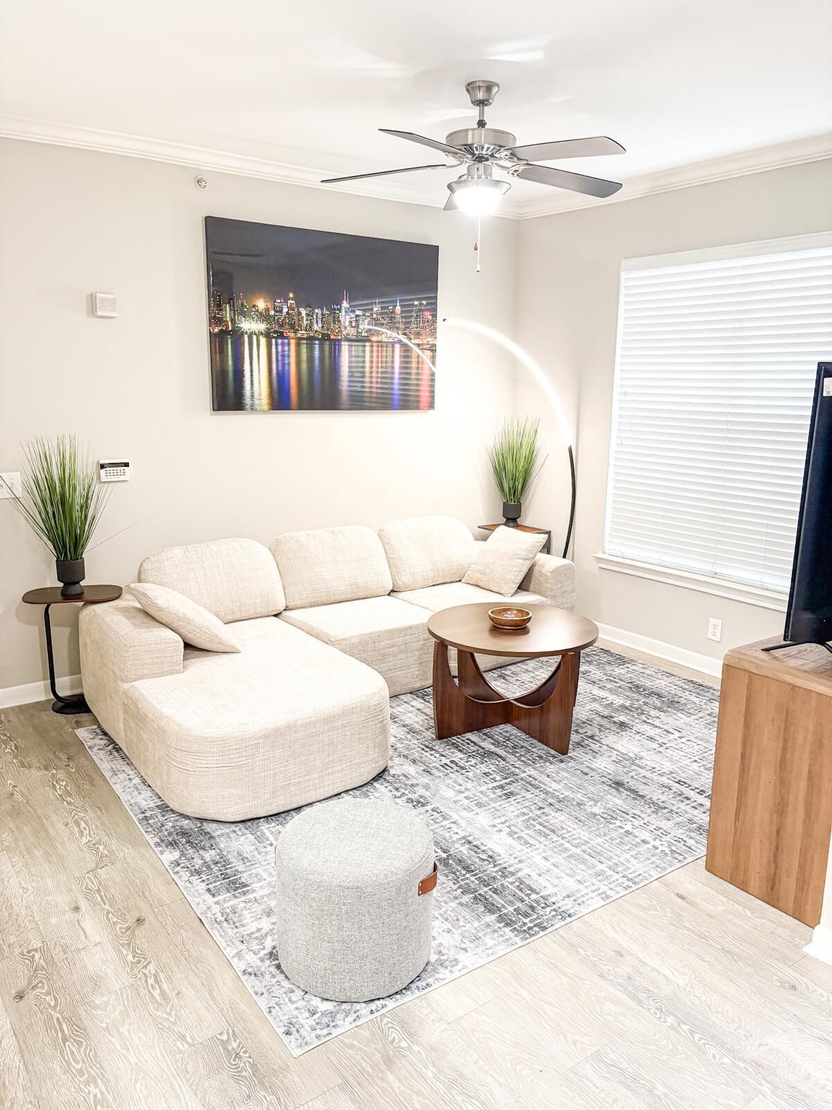 Serene 1br Contemporary Stay Pool Gym Access - The Woodlands, TX