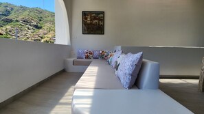 Villa Panorâmica, 1 quarto, cozinha, vista para a montanha | Sala de estar