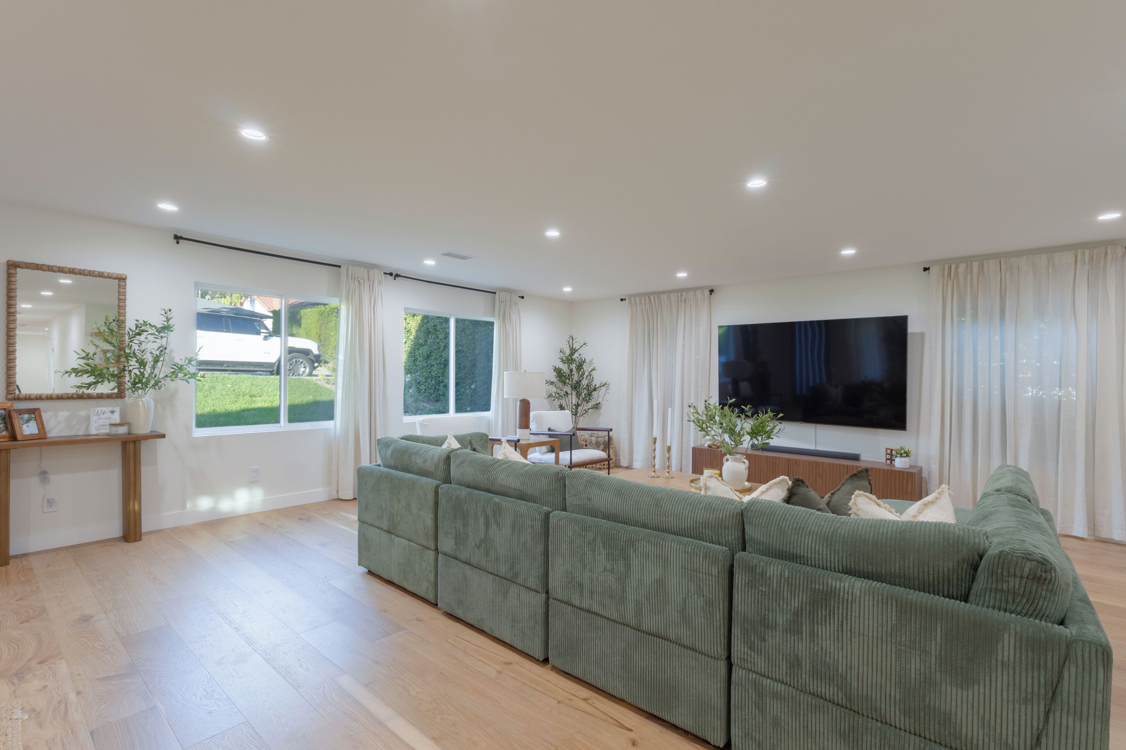 Spacious & Remodeled 4-bedroom House In A Quite Glendale Neighborhood. - Pasadena, CA