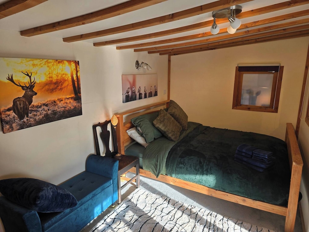 Luxury Welsh wooden cabin - Betws Gwerfil Goch | Vrbo