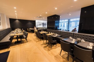 Pequeno-almoço tipo buffet diário incluído 