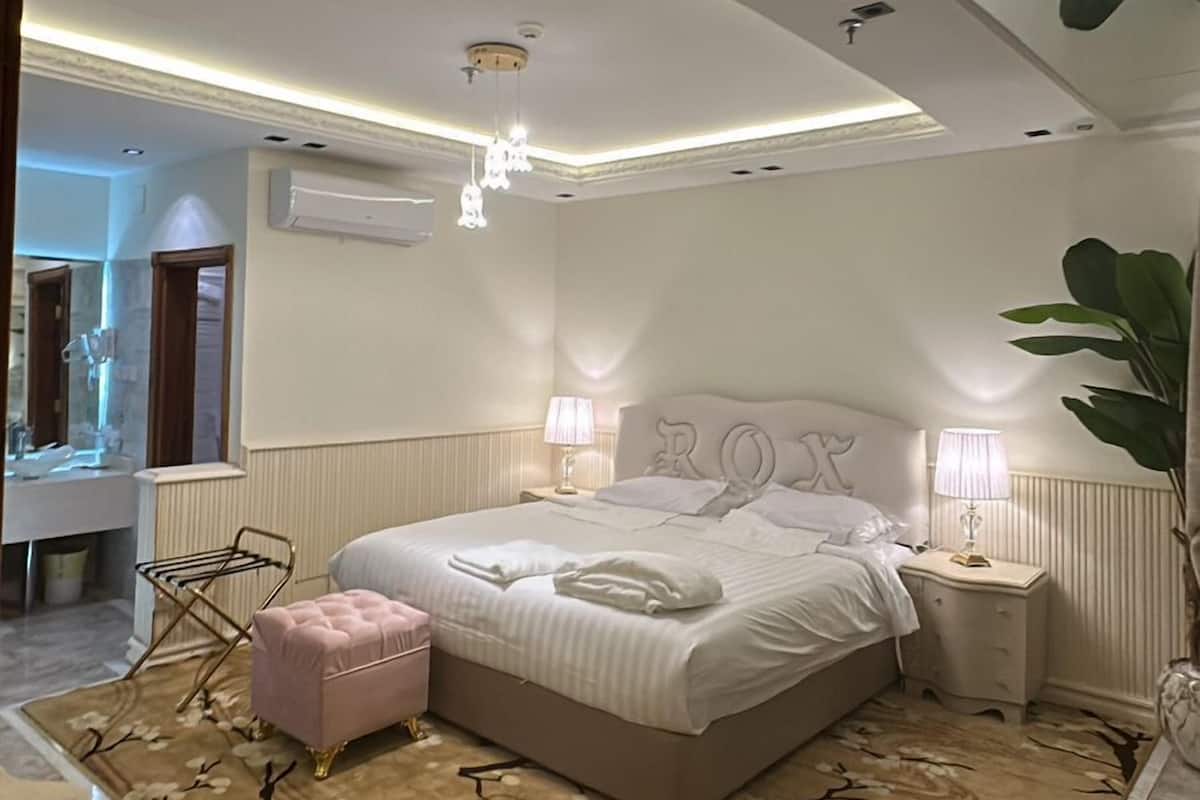 Quarto Duplo Deluxe | Lençóis italianos Frette, roupa de alta qualidade, edredões de penas