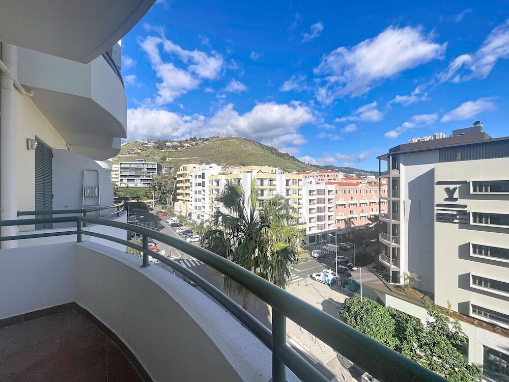 Lido Vista Apartment by Atlantic Holiday - São Martinho | FeWo-direkt