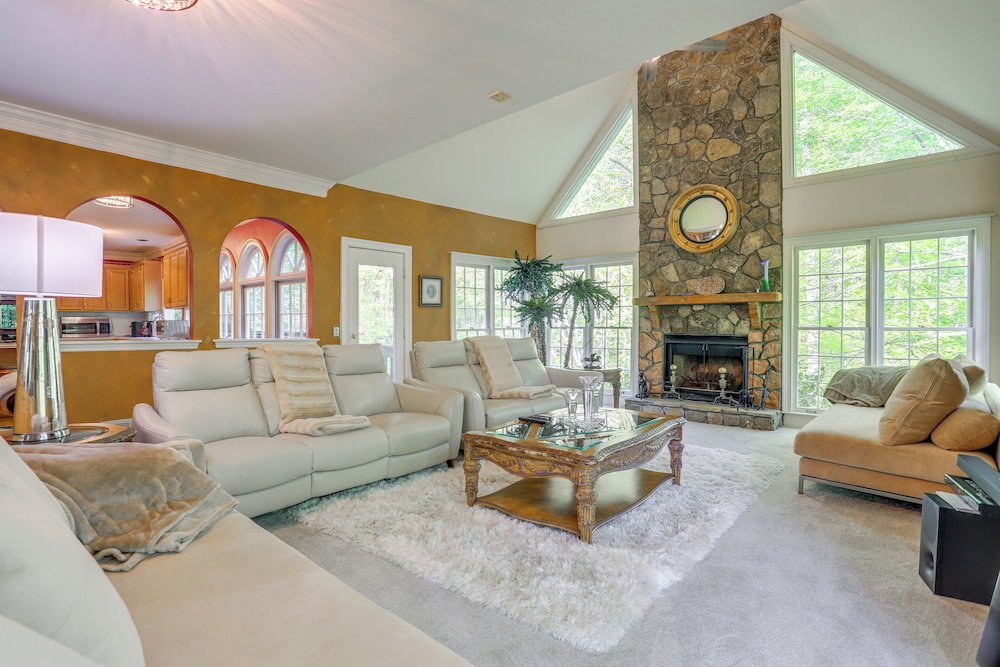 3 Mi To Roswell Riverwalk: Spacious Getaway! - Roswell, GA