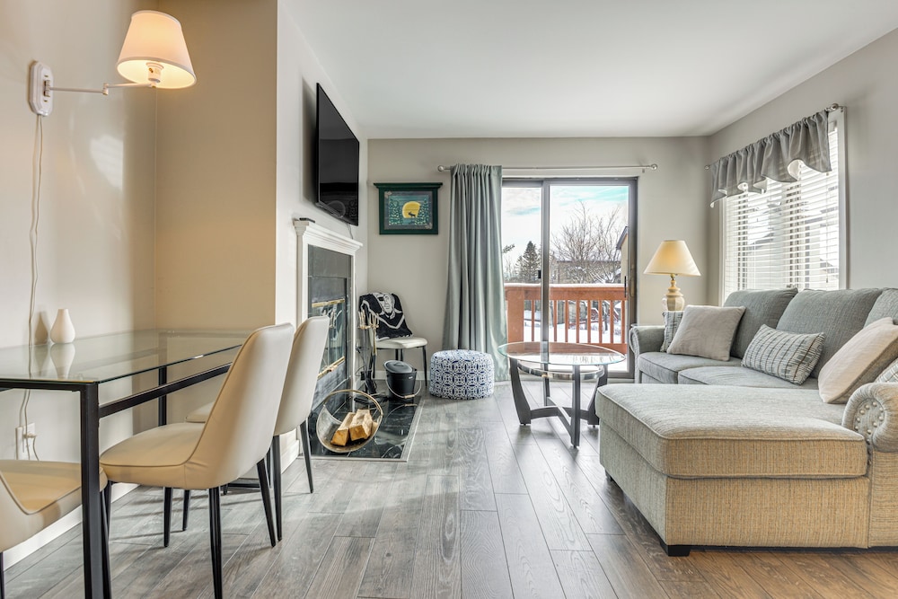 Walk To Mt Snow Ski Shuttle! Condo W/ Resort Perks - Vermont