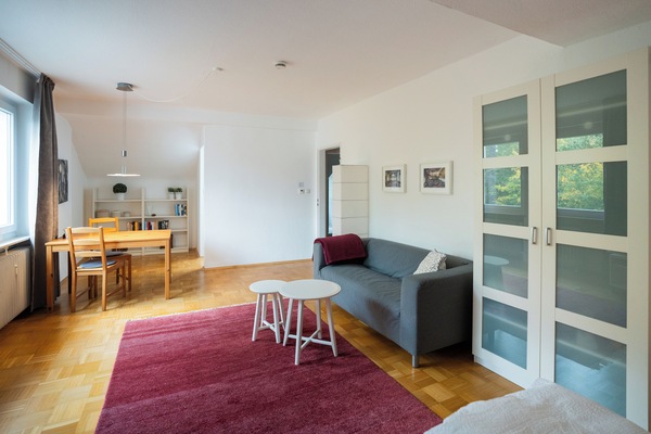 Apartamento Comfort, Vista para a cidade | Sala de estar | Smart TV de 55 polegadas com canais digitais