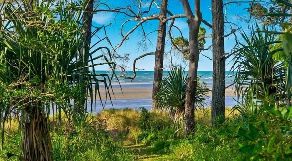 Relax, Recharge & Reconnect – Sandy Feet Retreat on the Toogoom ...