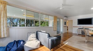 Relax, Recharge & Reconnect – Sandy Feet Retreat on the Toogoom ...