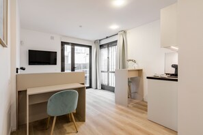 Quarto Duplo Básico | Ferro/tábua de engomar, Wi-fi grátis