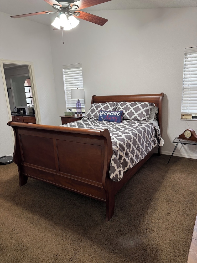 Spacious 3BR Retreat with Pool & Large Yard in Crystal Manor—Ideal for ...