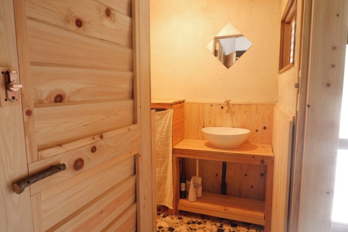 A Renovated Room That Takes Advantage Of The Goodn / Mihara Hiroshima - 미하라시