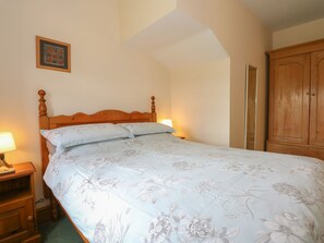 1 quarto, com decoração personalizada, com mobília individualizada 