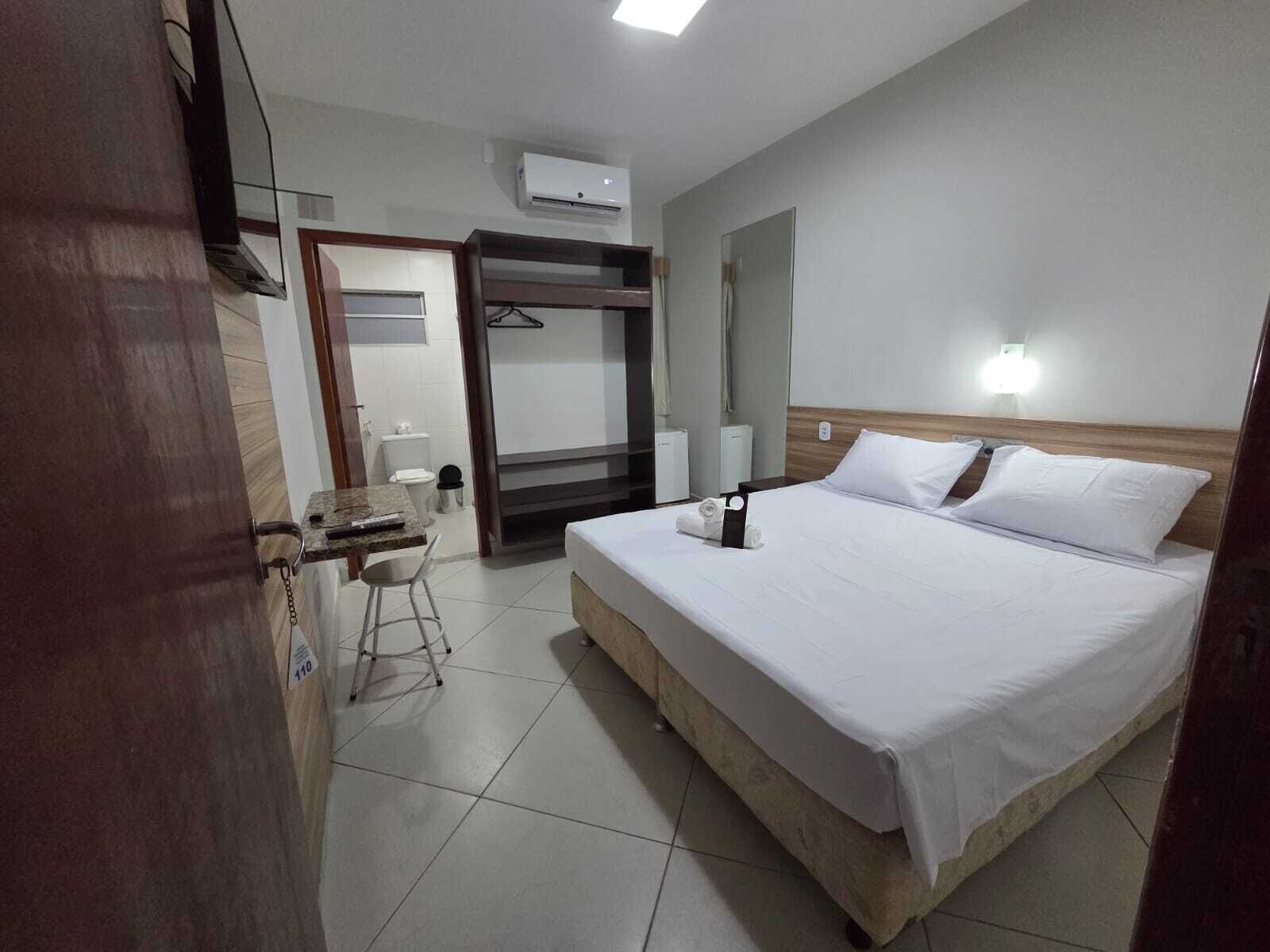 Frigobar, Wi-Fi de cortesia, roupa de cama