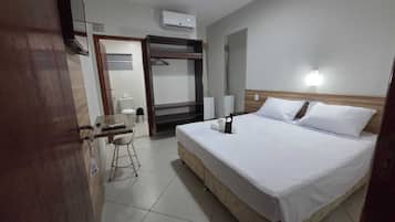 Frigobar, Wi-Fi de cortesia, roupa de cama