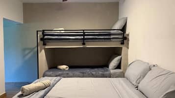 Apartamento Comfort | Cortinas/cortinados opacos, ferro/tábua de engomar, Wi-fi grátis