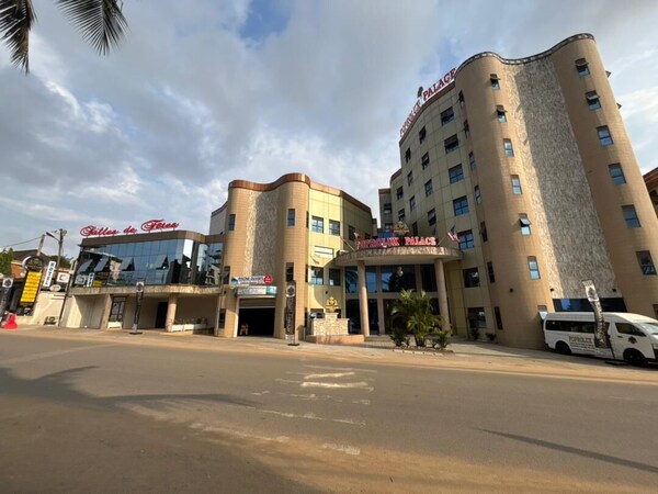 Foprolux Palace - Douala