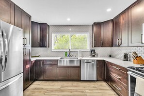 Palm Paradise Retreat -Heated Pool East Delray 4/3 Reviews, Deals ...