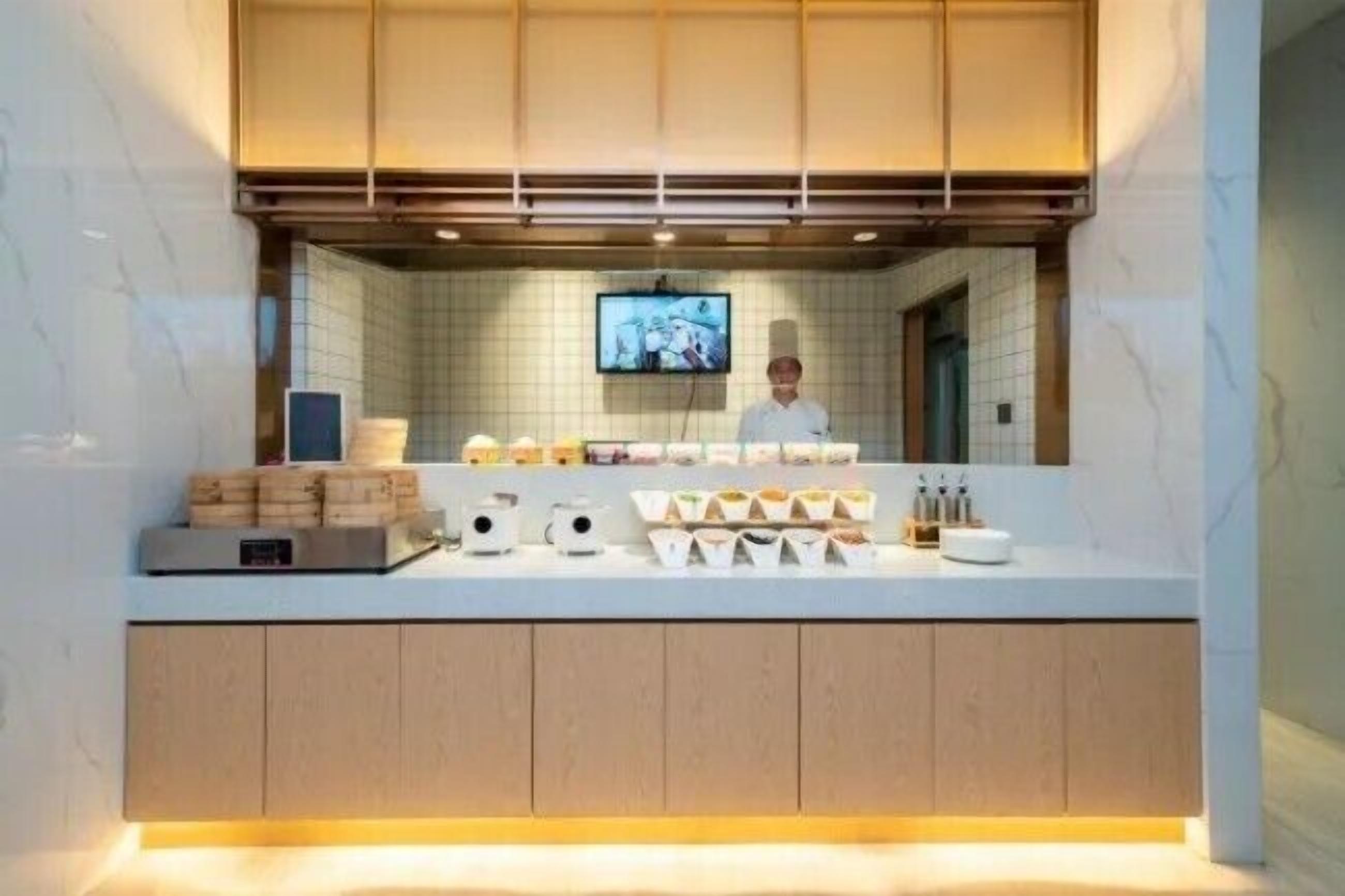 Pequeno-almoço tipo buffet diário (58 CNY por pessoa) 