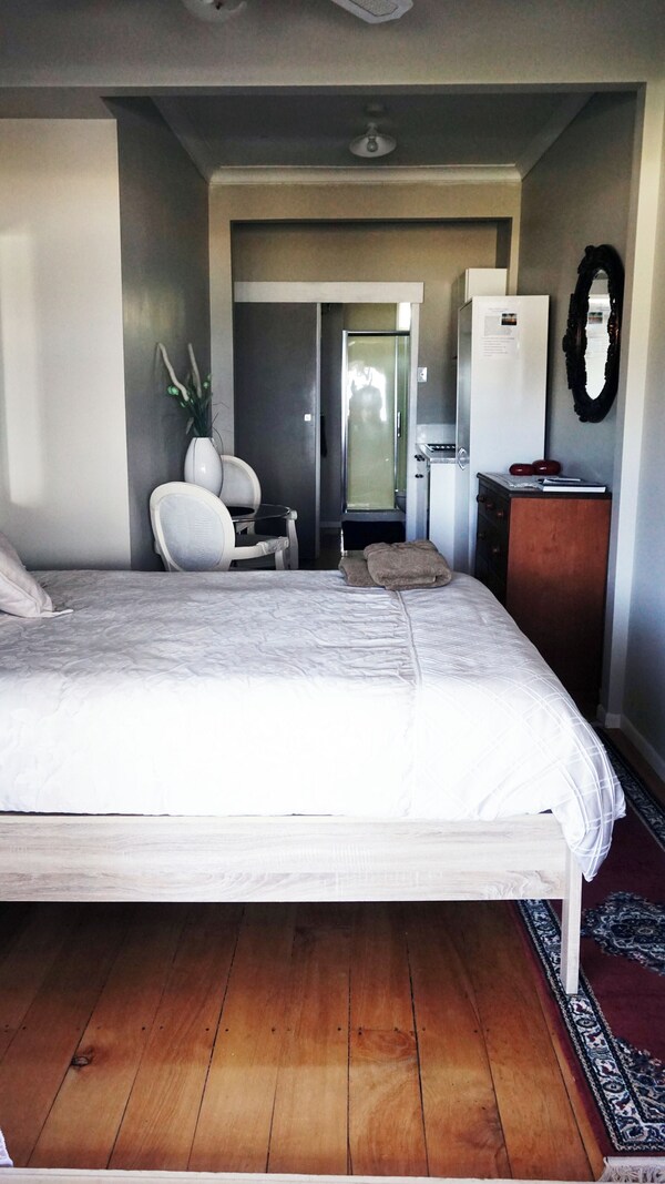 Nana Glad's Beach Front Accommodation - Whitianga