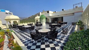 Quarto Quádruplo, vista para a montanha | Terraço/pátio interior