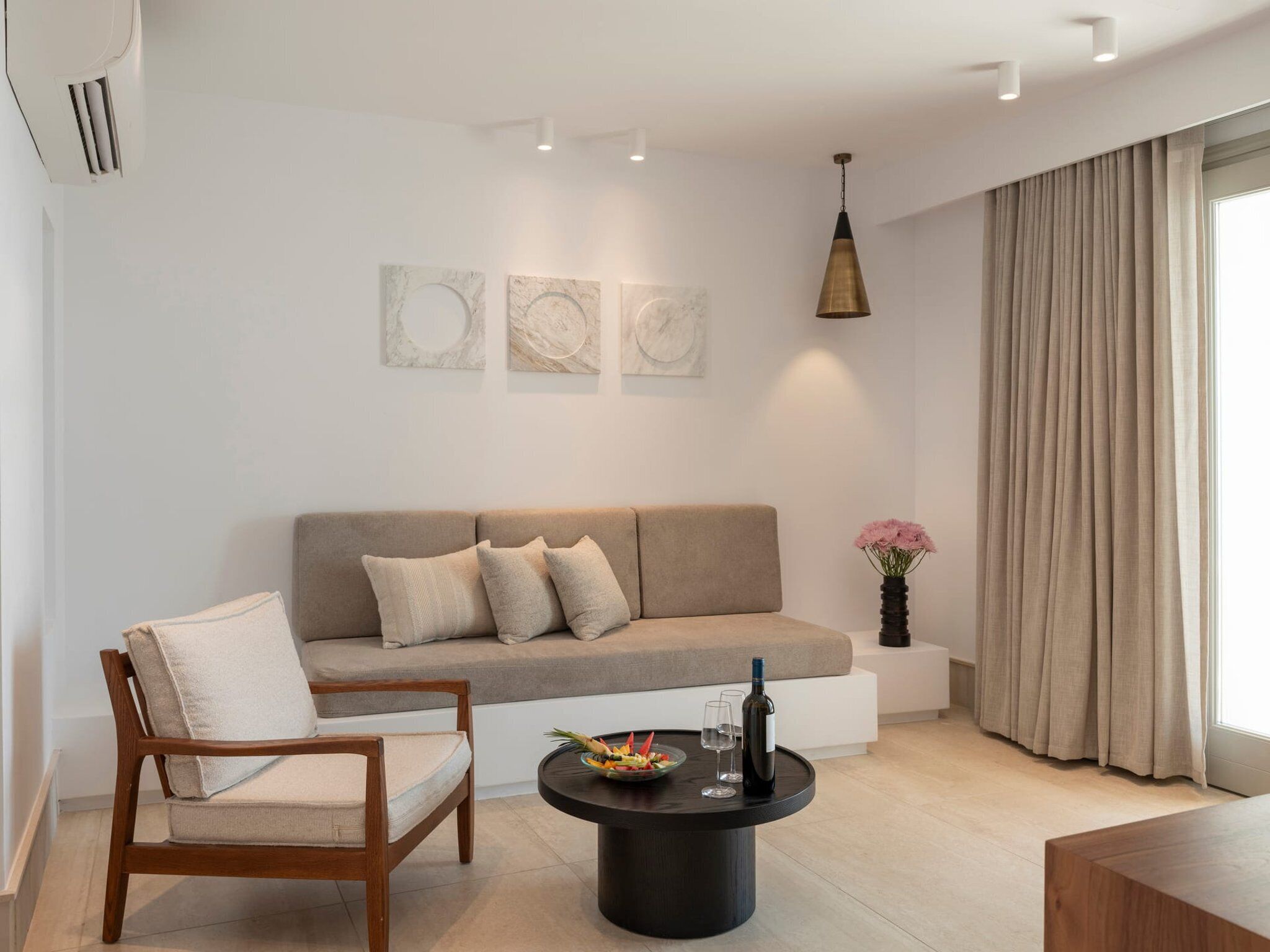 Eunike Apartment, 2 Bdr, Divine Sunset & Sea Views, Private Pool, Furnished. - Oia