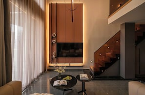 Apartamento Básico, varanda, Vista para a cidade | Secretária, secretária adequada para computadores portáteis