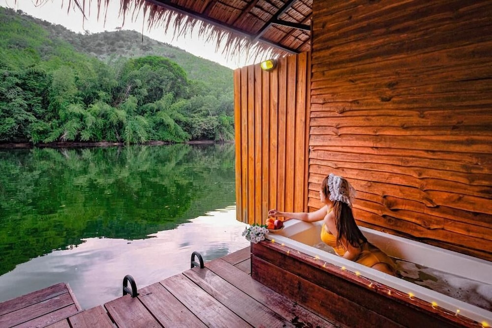 The Hub Erawan Resort - Si Sawat District