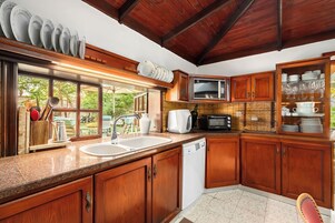 Casa, vista para o jardim | Cozinha privada