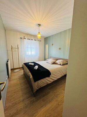 T3 COSY & CHIC MODERN CENTER NEAR MANTES LA JOLIE TRAIN STATION Reviews ...