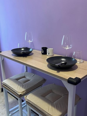 Apartamento, 1 quarto, fumadores, terraço | Restaurantes