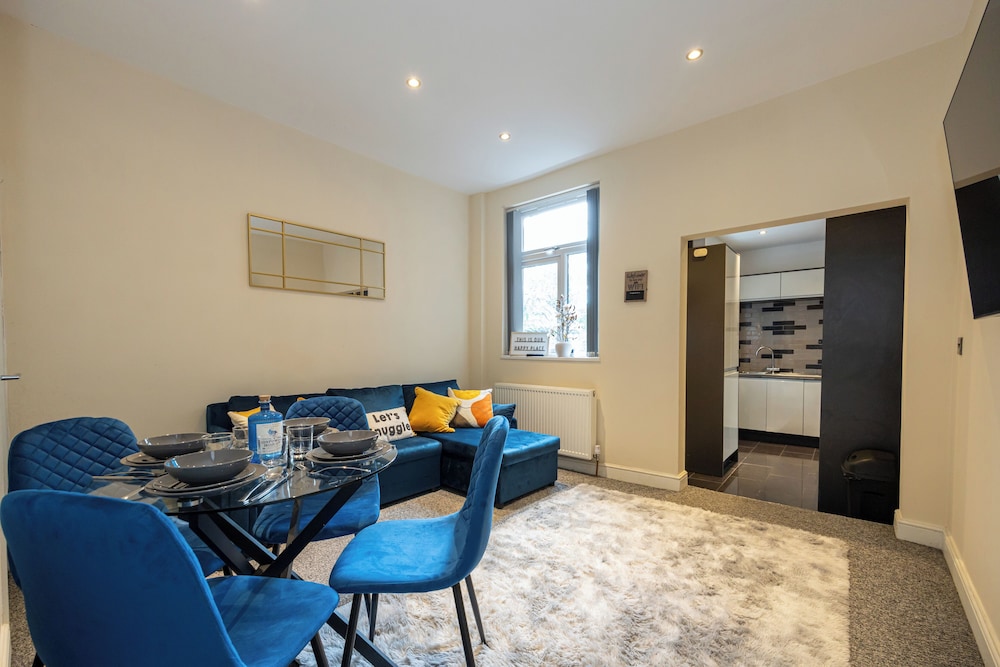 Cosy 4 Bed Townhouse Near Keele University And Royal Stoke Hospital - Stoke-on-Trent