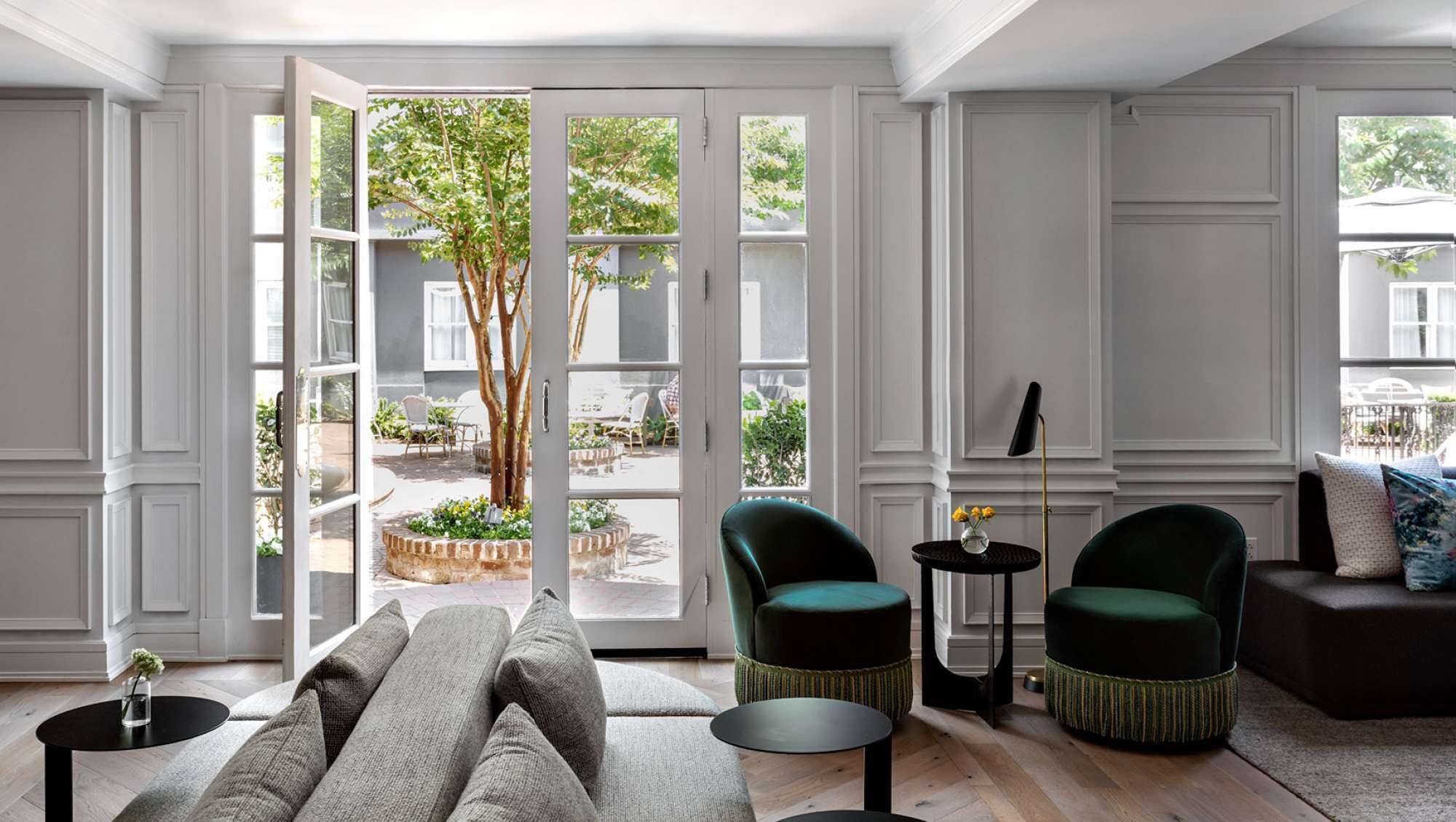 River Street Steps Away | Dining. Free Bikes. Pool - Savannah